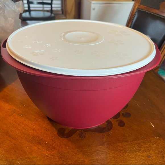 Tupperware | Dining | Tupperware Maxi Bowl L | Poshmark